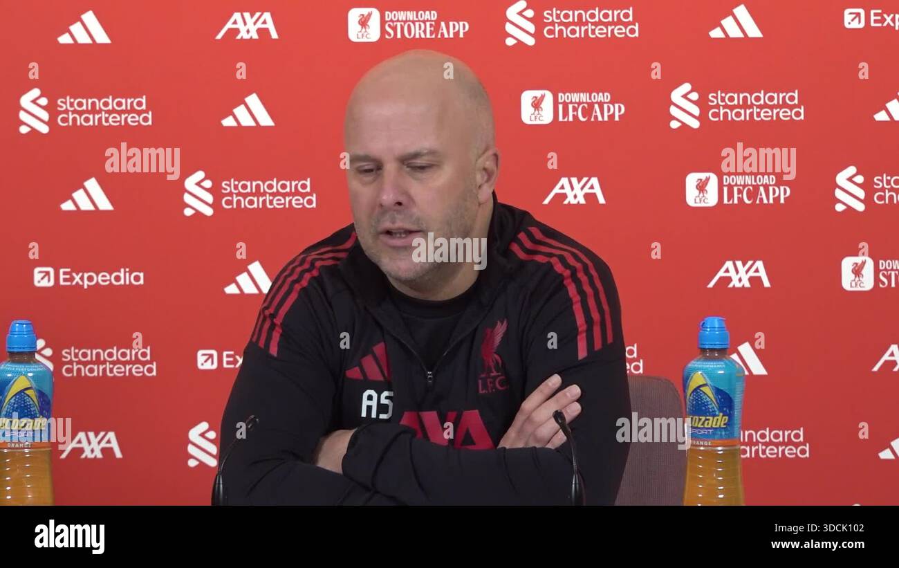 Micky van de Ven tackle on Alexander Isak ‘reckless’ – Liverpool boss ...