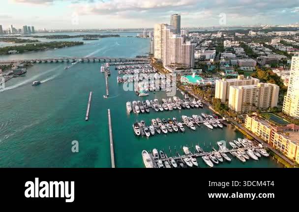 Yacht club. Marina in Miami, Florida. Private docks. South pointe Miami ...