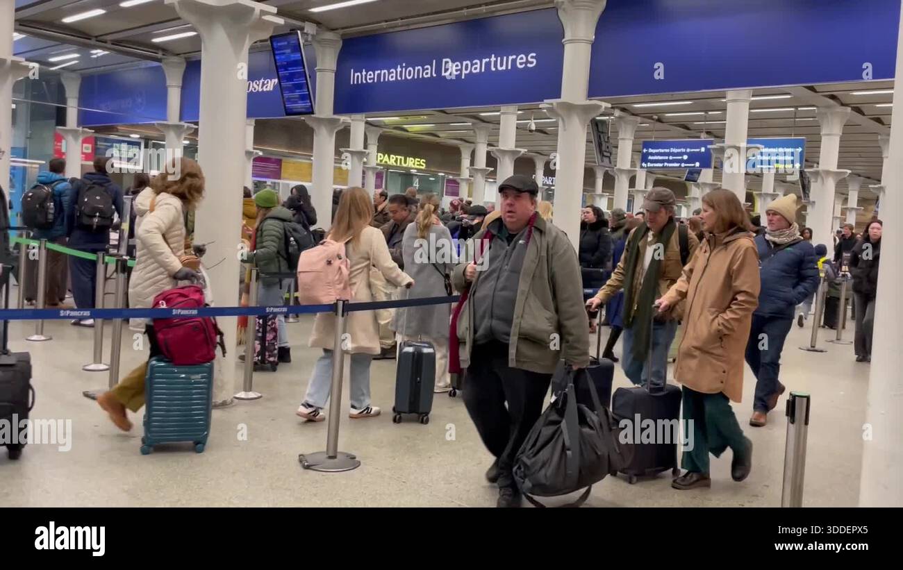 Eurostar services resume after power outage Stock Video Footage - Alamy