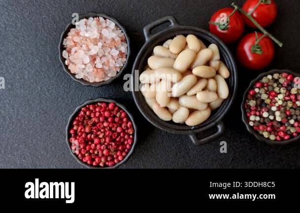 Canned white beans, prepared as an ingredient for a classic English ...