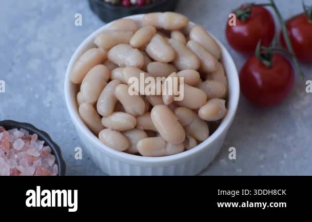 Canned white beans, prepared as an ingredient for a classic English ...
