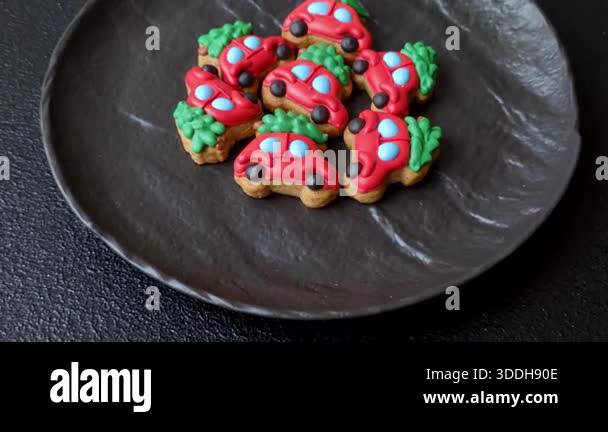 Gingerbread, Christmas cookies, and ornamental holiday baked goods ...