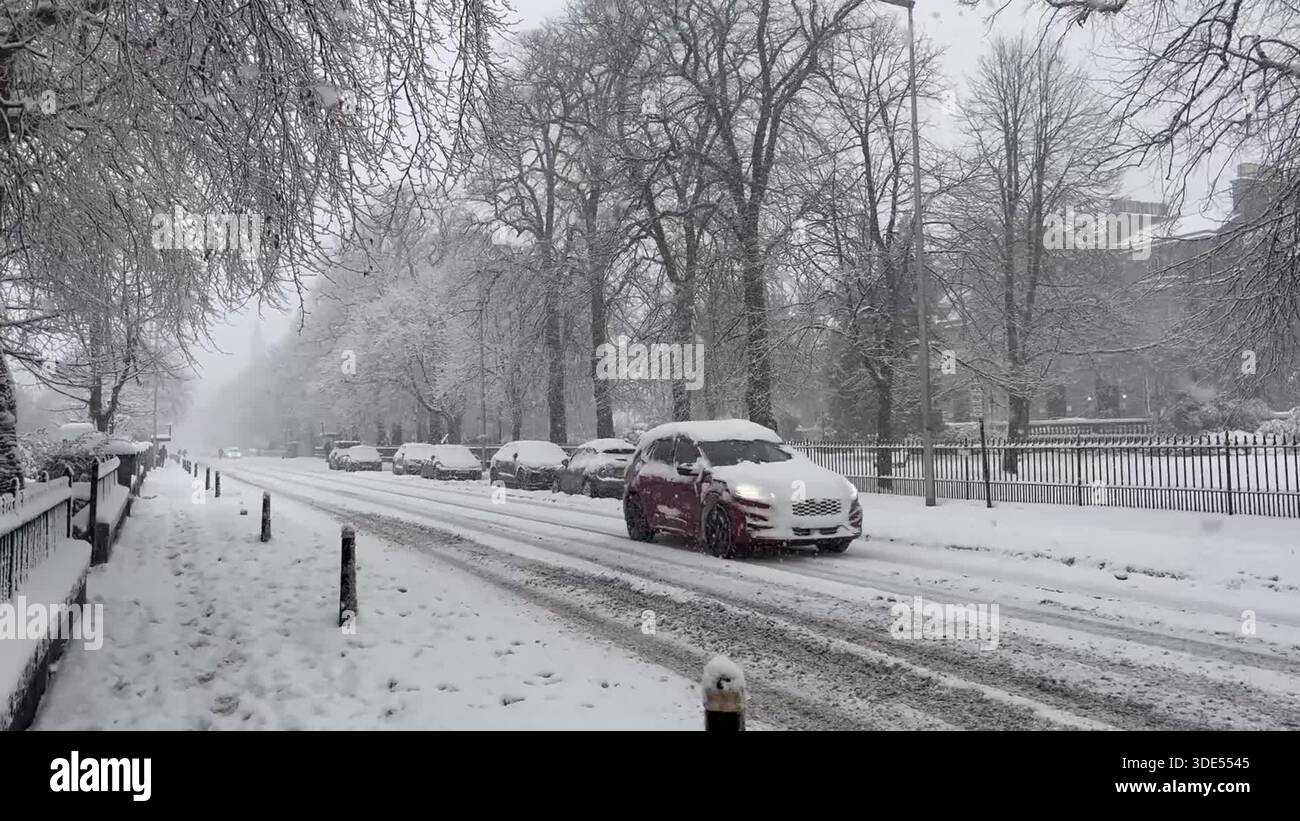 Footage of snow falling in Aberdeen Stock Video Footage - Alamy