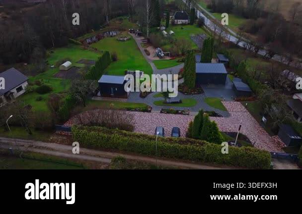 Curved plot Stock Videos & Footage - HD and 4K Video Clips - Alamy