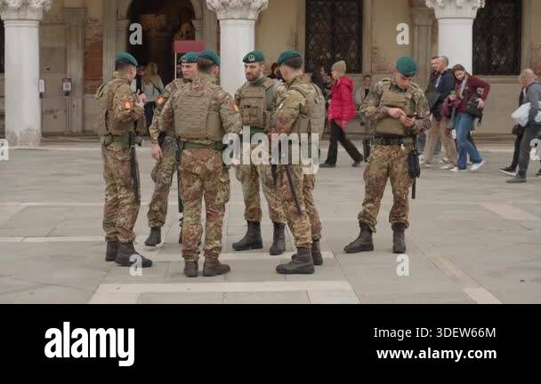 ENICE, ITALY NOVEMBER 5, 2025: Group of Italian military soldiers in ...