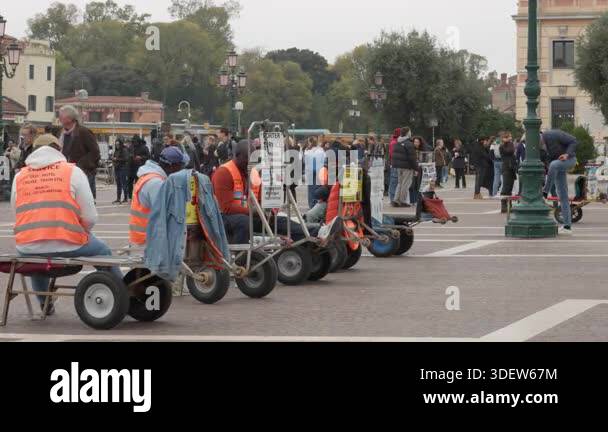 Porter carts Stock Videos & Footage - HD and 4K Video Clips - Alamy