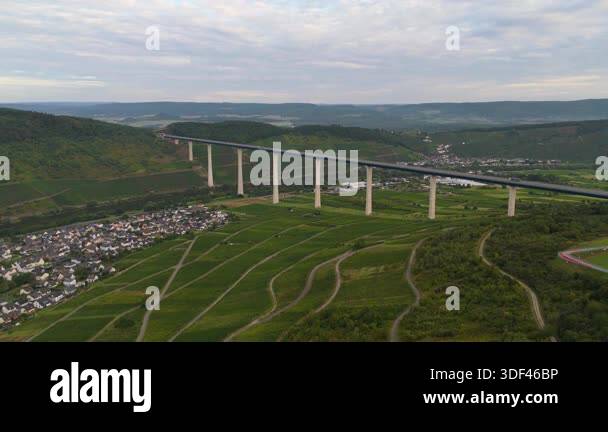 High Moselle bridge, Mosel river valley Zeltingen Rachtig, highway ...