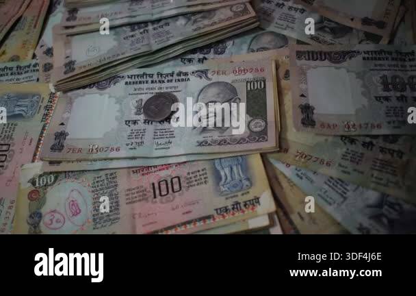 Counting Indian rupee notes rapidly, Closeup of counting Indian rupee ...