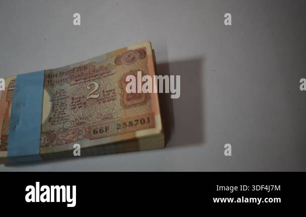 Counting Indian rupee notes rapidly, Closeup of counting Indian rupee ...