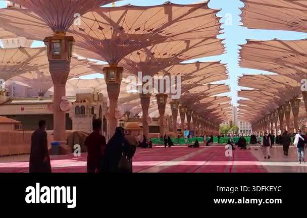 3 December 2021 Masjid al-Nabawi (Mosque of the Prophet), Madinah Al ...