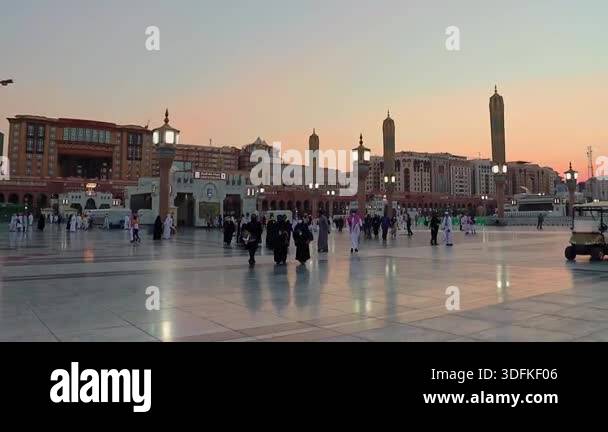 3 December 2021 Masjid al-Nabawi (Mosque of the Prophet), Madinah Al ...