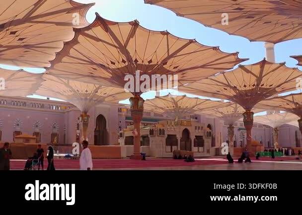 3 December 2021 Masjid al-Nabawi (Mosque of the Prophet), Madinah Al ...
