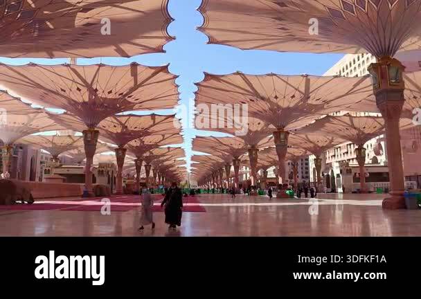 3 December 2021 Masjid al-Nabawi (Mosque of the Prophet), Madinah Al ...