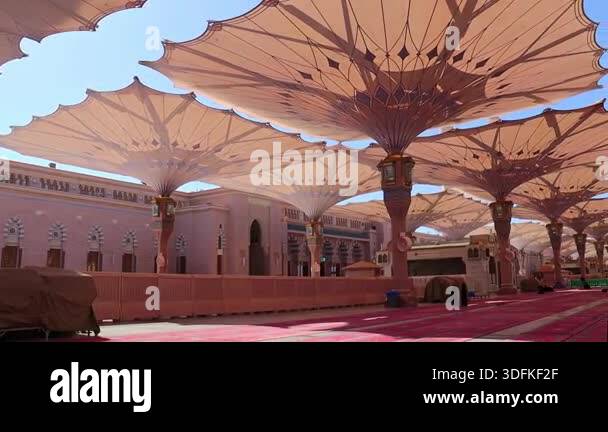 3 December 2021 Masjid al-Nabawi (Mosque of the Prophet), Madinah Al ...