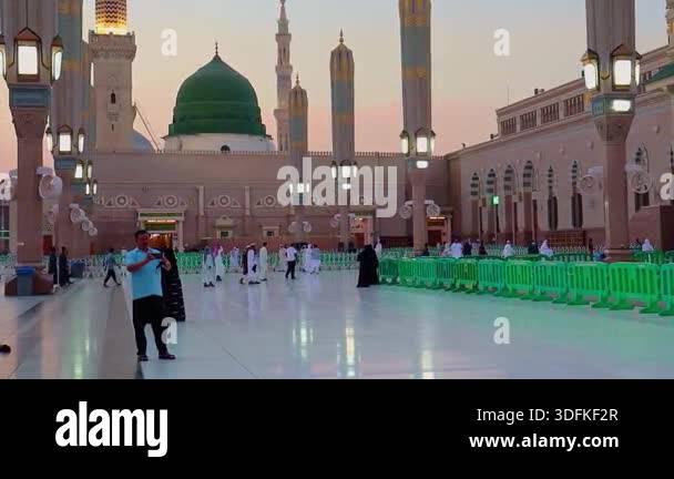 3 December 2021 Masjid al-Nabawi (Mosque of the Prophet), Madinah Al ...