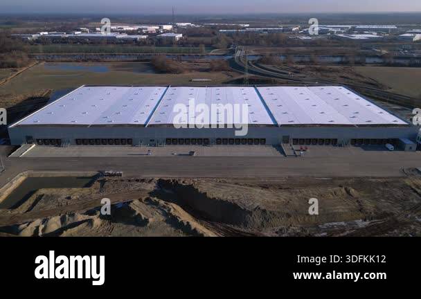 New Mobile robots Fully automated large modern distribution logistics ...