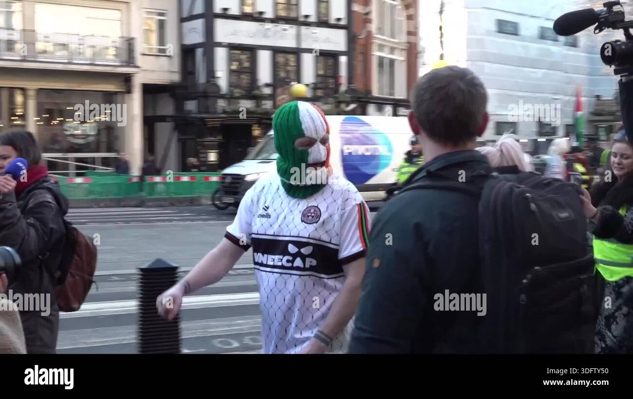 Kneecap's JJ O'Dochartaigh arrives at Royal Courts of Justice Stock ...