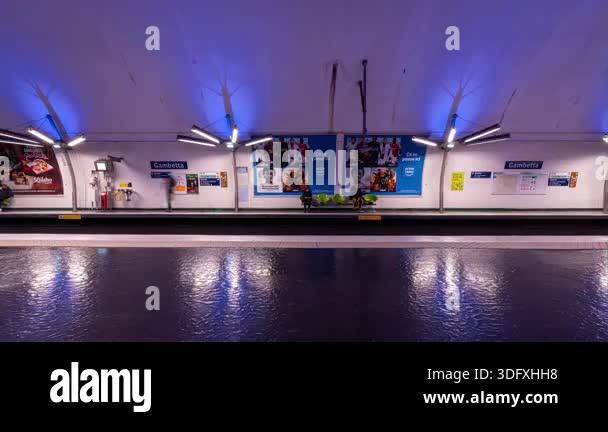 Time lapse clip of metro trains arriving and departing the Gambetta ...