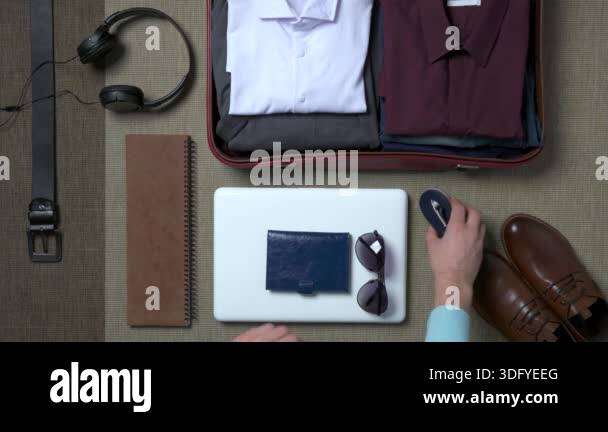 Portable suitcase Stock Videos & Footage - HD and 4K Video Clips - Alamy