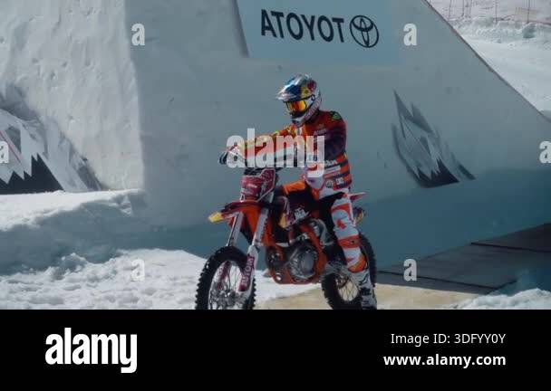 Sochi, Russia - March 30, 2018: Extreme athlete performs a twine in ...