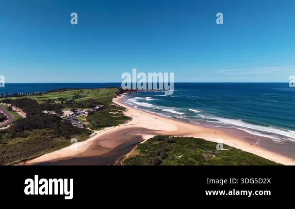 Northern Beaches, Dee Why Lagoon, NSW, Sydney Suburbs, Australia. Ocean ...