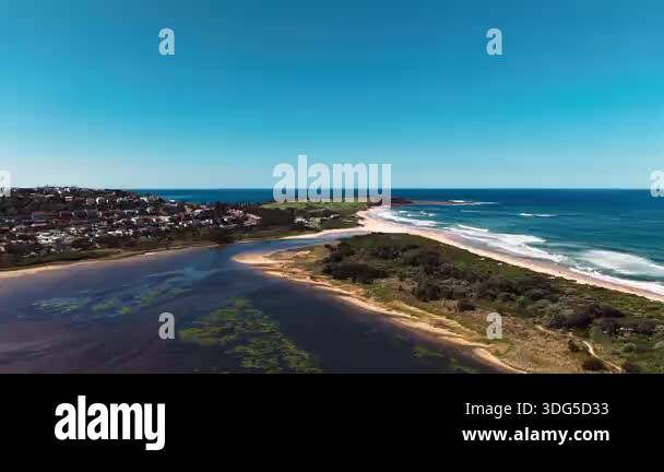 Northern Beaches, Dee Why Lagoon, NSW, Sydney Suburbs, Australia. Ocean ...