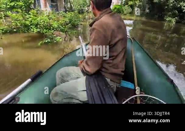 Volunteer sail on boat to evacuate animals and people after detonation ...