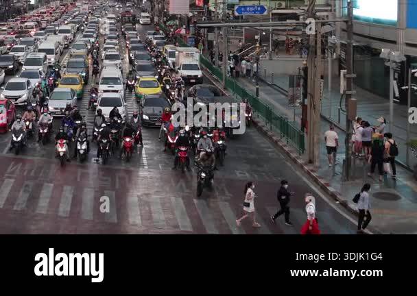 Pedestrians crossing a crowded city intersection Stock Video Footage ...