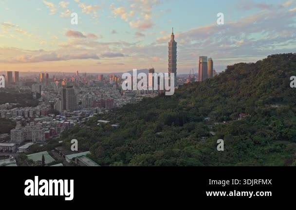 City skyline with mountains and sunset clouds. Taipei, Taiwan Stock ...