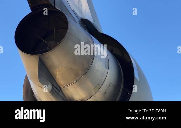 Jet engine housing Stock Videos & Footage - HD and 4K Video Clips - Alamy