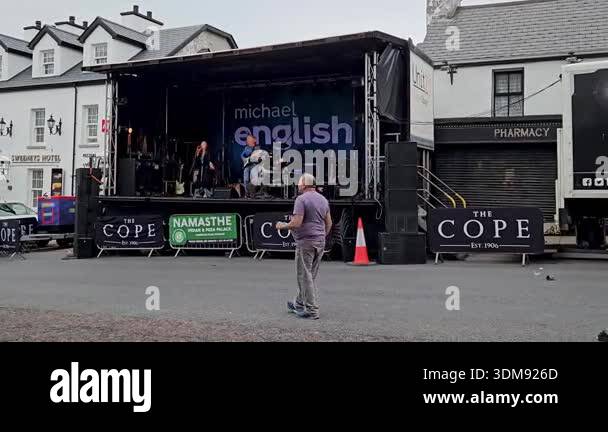 DUNGLOE, COUNTY DONEGAL, IRELAND - JULY 31 2025 : Paul and Mary B are ...