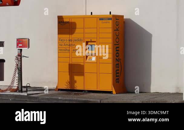 Amazon locker automated collection point Stock Videos & Footage - HD ...