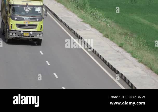 India highways Stock Videos & Footage - HD and 4K Video Clips - Alamy