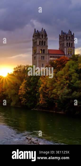 Time lapse of Munich at dramatic sunset: autumn in famous tourist ...