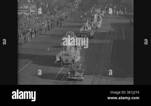 WASHINGTON DC - 1949 - Parade participants dressed in elaborate period ...