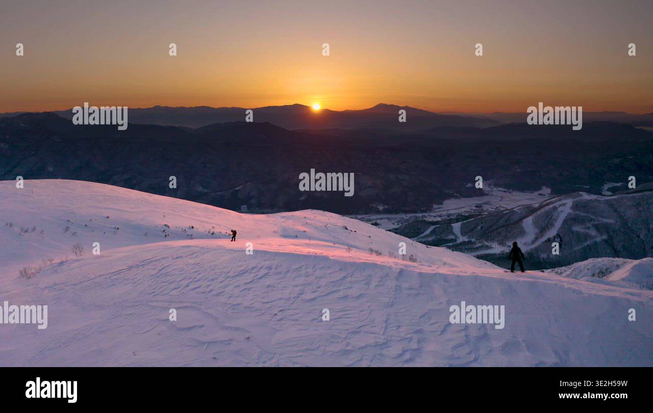 Sunrise snowboarding Stock Video Footage - Alamy