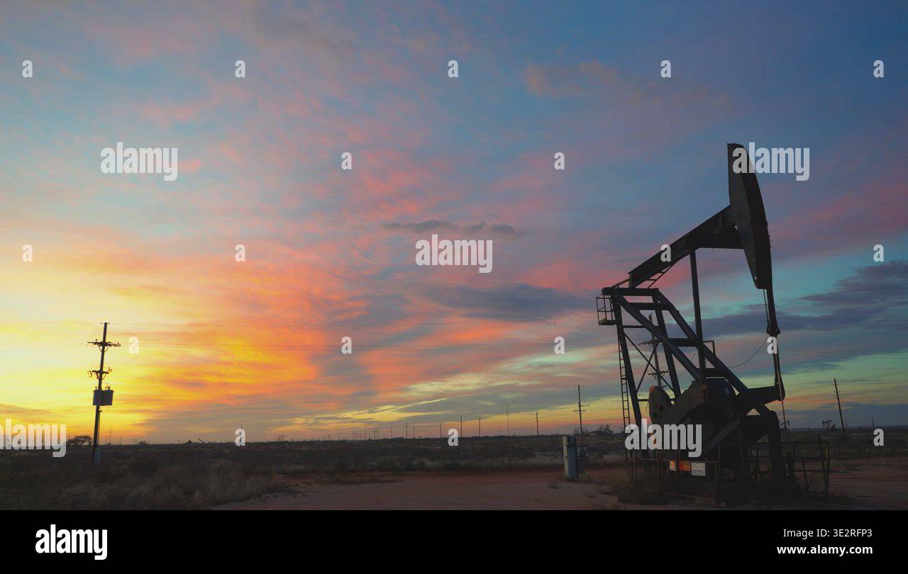 Oil well machinery Stock Videos & Footage - HD and 4K Video Clips - Alamy