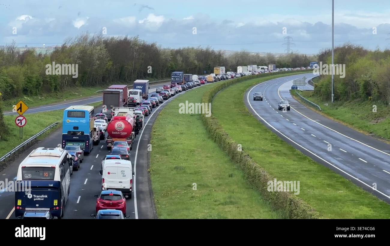 Heavy traffic in Dublin as vehicles block depots during fuel protests ...