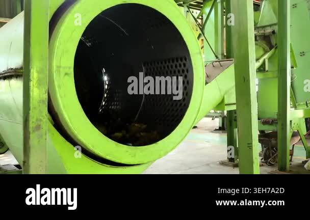 Rotating Industrial Palm Oil Thresher Drum Machine Processing Fruit ...