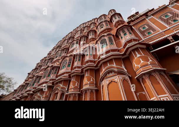 Hawa Mahal palace facade with intricate windows, Jaipur, Rajasthan ...