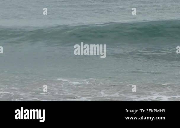 Front on view of ocean waves building and breaking in Port Elliot South ...