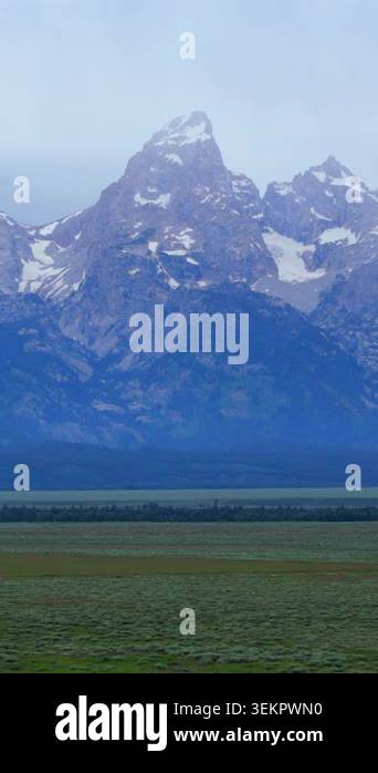 Vertical Screen: Grand Teton National Park in Montana USA features ...