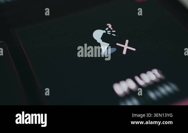 GPS signal lost status animation icon Stock Video Footage - Alamy