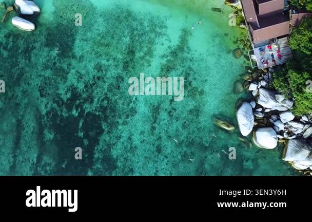 Beautiful top down aerial view of freedom beach on koh tao island ...