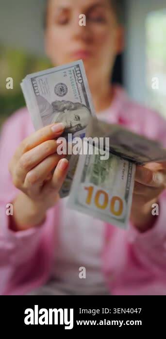 Woman counting US Dollar bills, close-up. Concept of investment ...