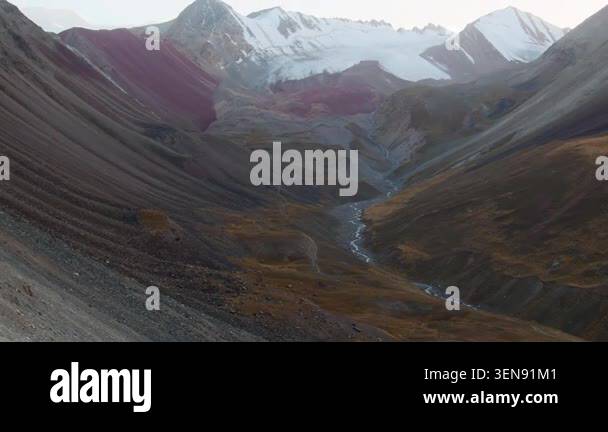 Majestic Achik-Tash valley panorama near Lenin Peak, Kyrgyzstan ...
