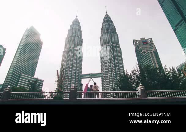 Kuala Lumpur, Malaysia - april 17th, 2024 : timelapse Petronas Twin ...