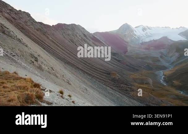 Majestic Achik-Tash valley panorama near Lenin Peak, Kyrgyzstan ...