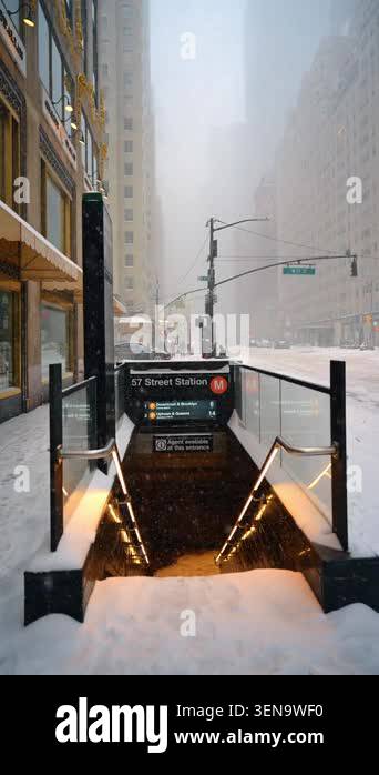 New York, USA, 9 January 2026: Subway entrance at 57 Street during New ...