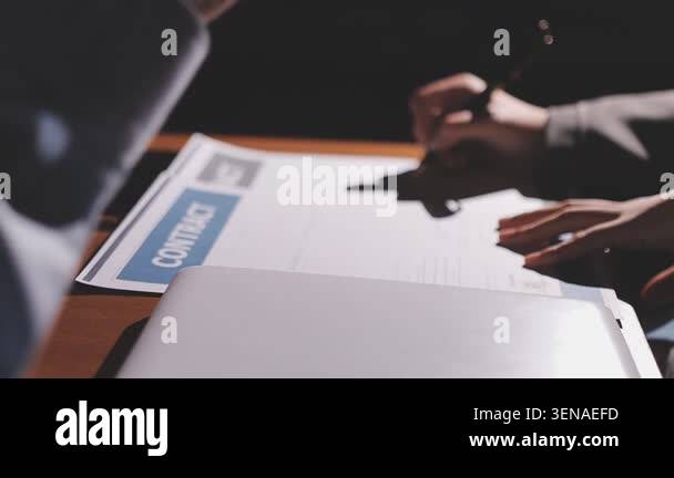 business people working on laptop Stock Video Footage - Alamy